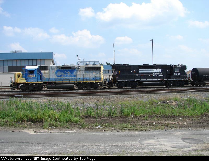 CSX 2693 and NS 5221